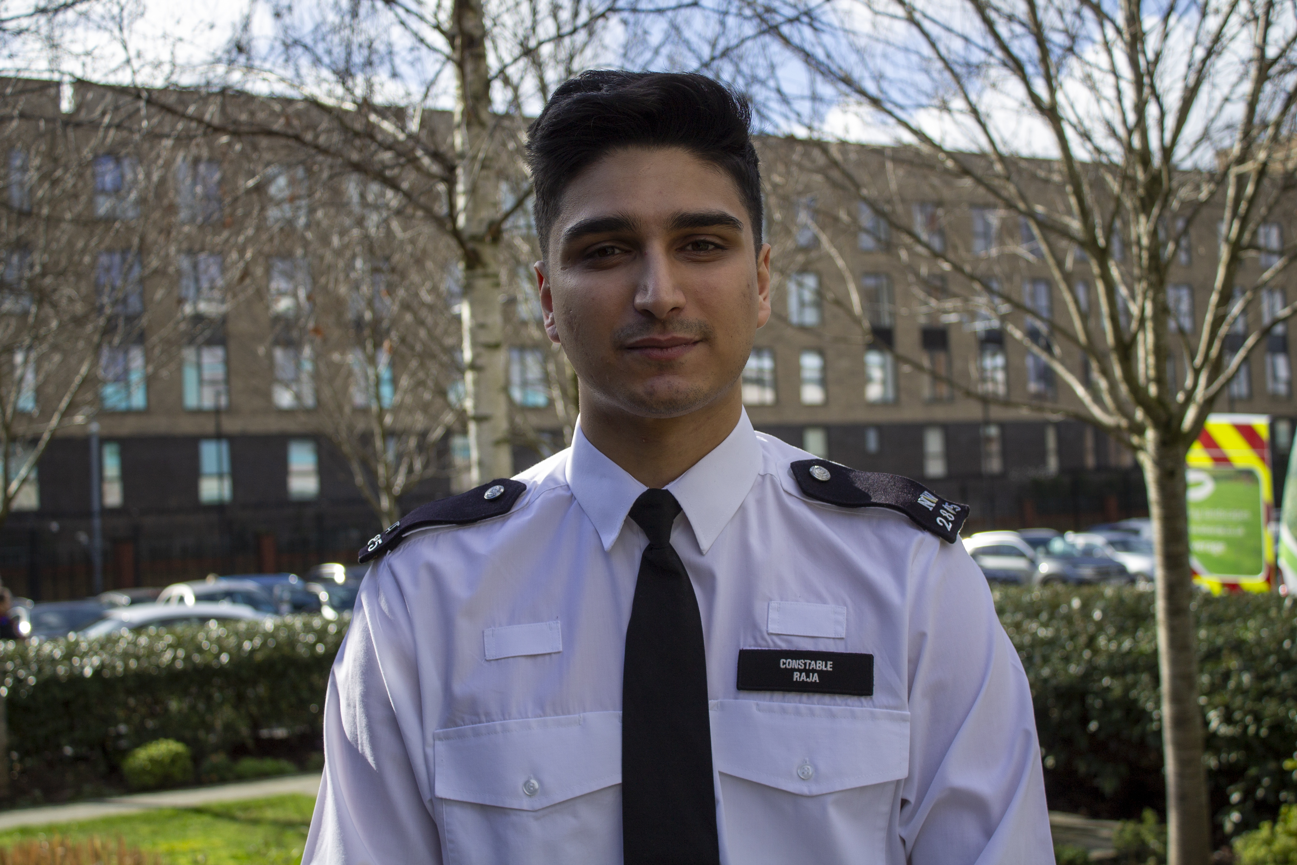 Off Duty Officer Takes On Vicious Fight Involving Up To 20 People | MetFed